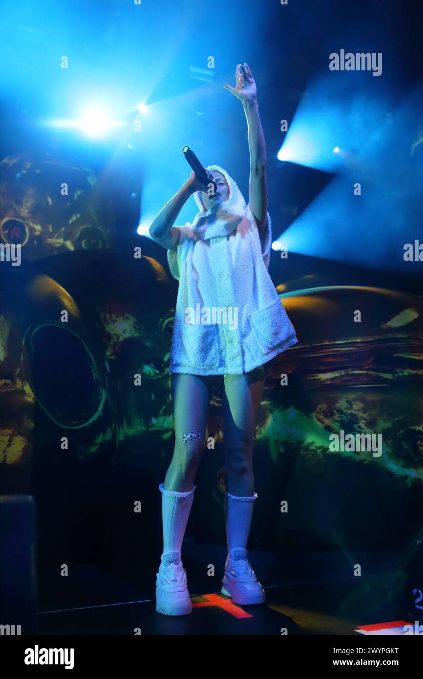 Anri du Toit alias Yolandi Visser von der Band Die Antwoord bei einem ...