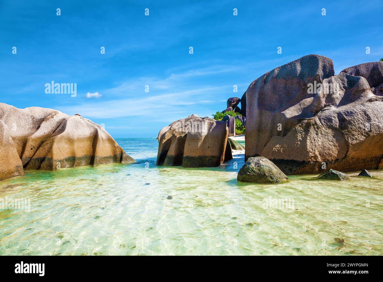 Granite rocks on Source d'Argent Beach, Island La Digue, Indian Ocean ...