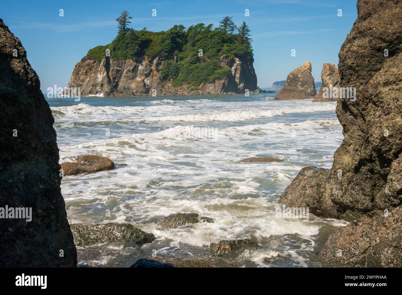 Coastal Rock Formations at Ruby Beach in Olympic National Park in ...