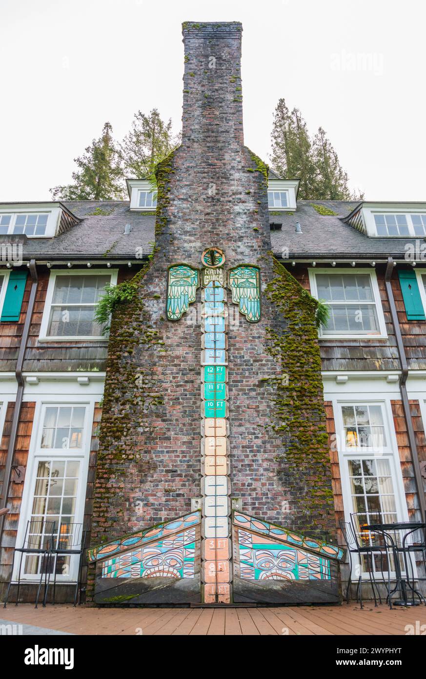 Lake Quinault Lodge at Quinault Rainforest in Olympic National Park ...