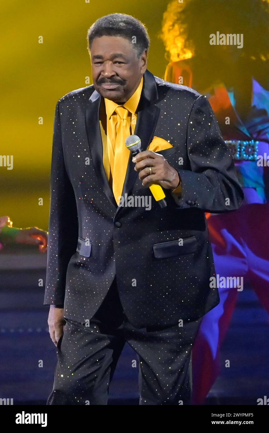 George McCrae in der Rai TV-Show I migliori anni in den Fabrizio Frizzi ...