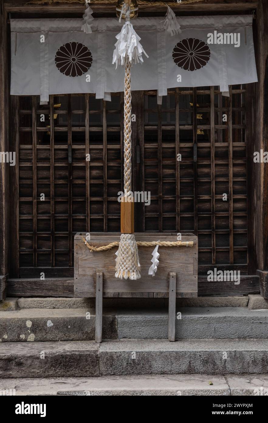 Pilgrims and views of the Kumano Hongu Shrine along the Kumano Kodo ...
