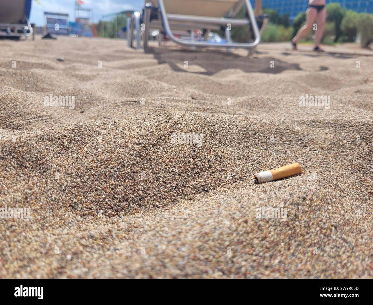 Verschmutzer Sandstrand am Beach Faliraki, Griechenland, Europa, BLF ...