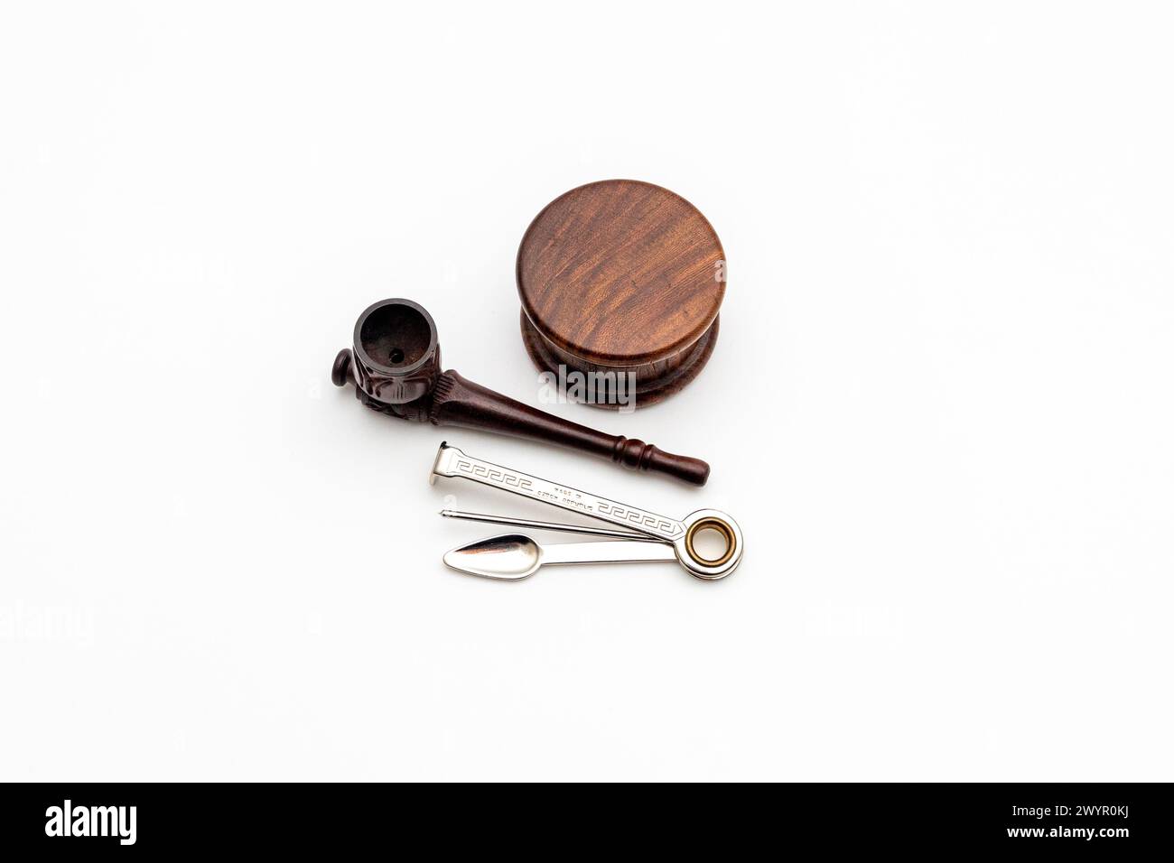 Set for smoking tobacco, hemp, wooden crusher, wooden pipe, mouthpiece ...