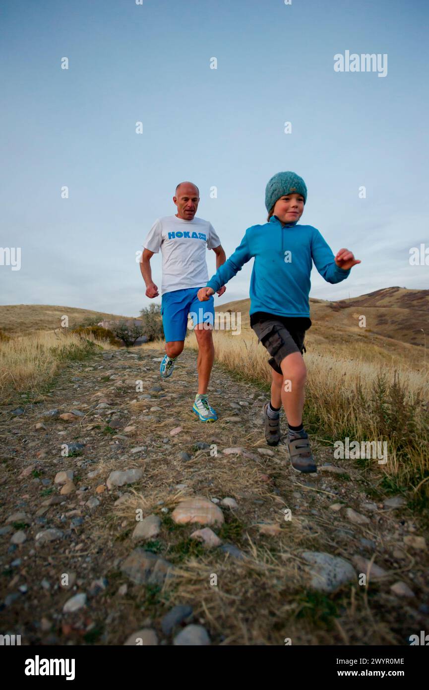 Trail runners cross country running hi-res stock photography and images ...