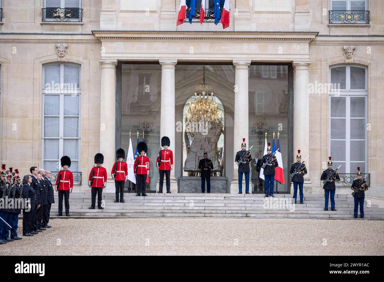 Paris, France. 08th Apr, 2024. British soldiers and Republican Guards ...