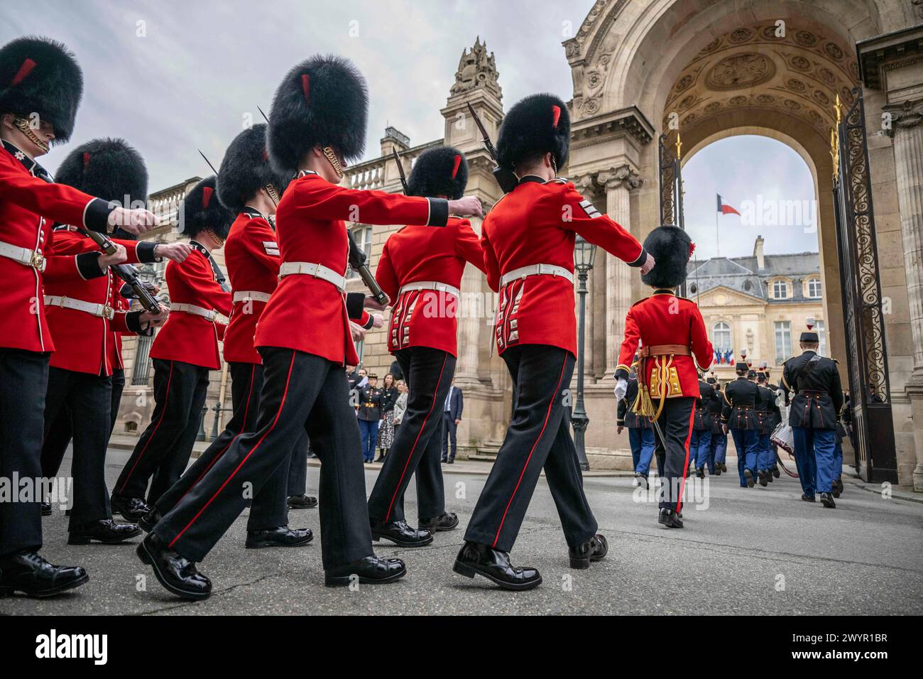 Paris, France. 08th Apr, 2024. British soldiers enter the Elysee Palace ...