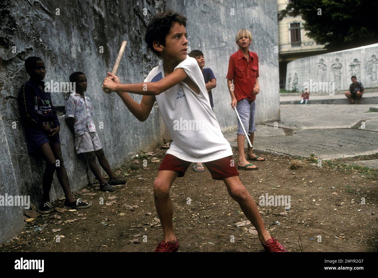 Cuba children playing baseball hi-res stock photography and images - Alamy