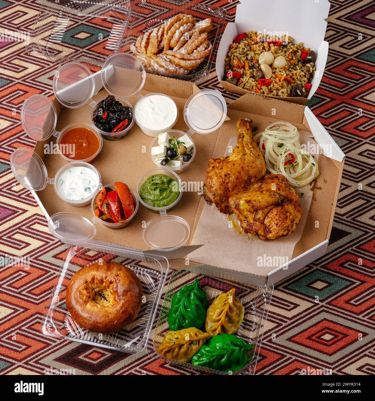 restaurant food in takeaway containers Stock Photo - Alamy