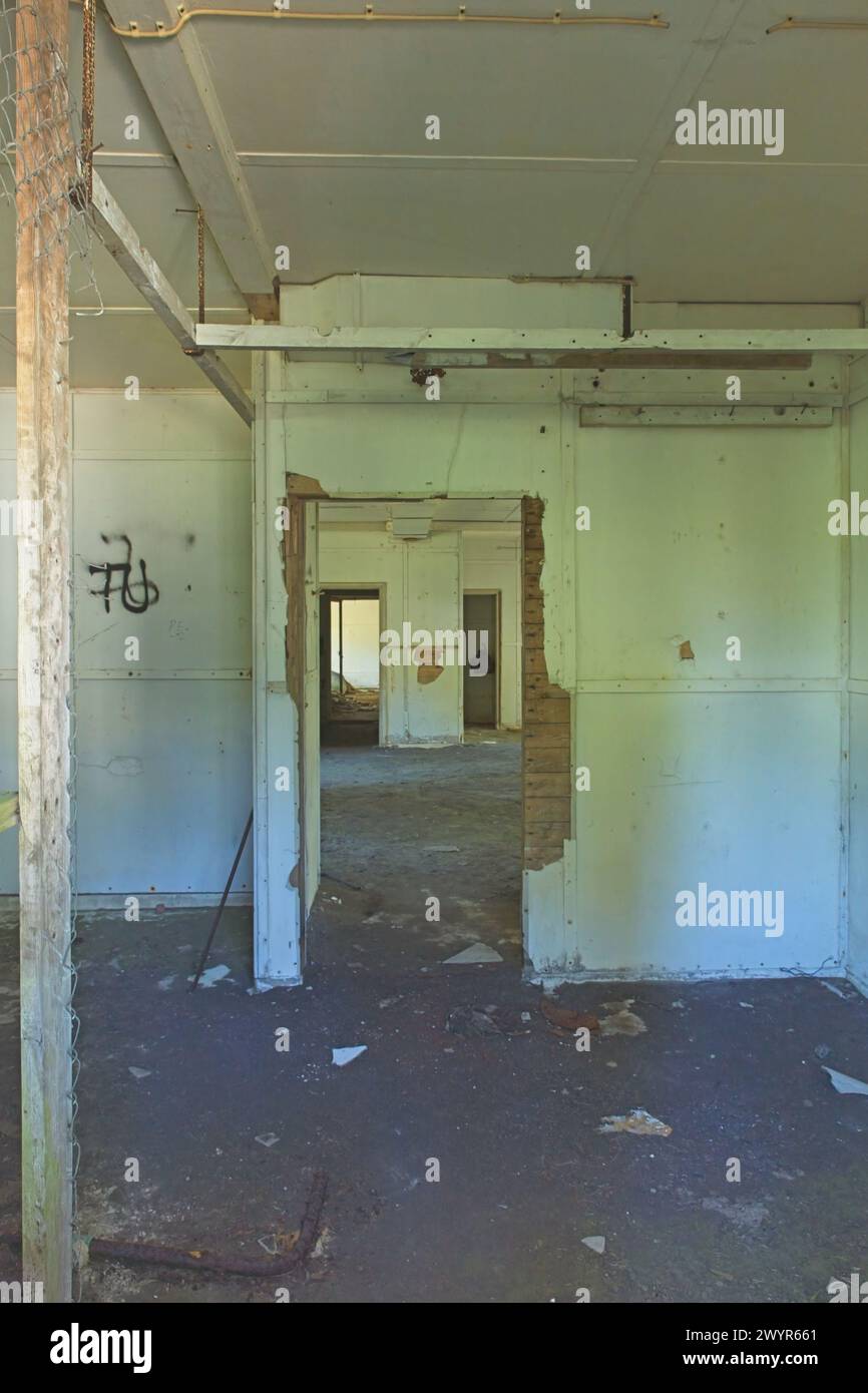 Interior of damaged building hi-res stock photography and images - Alamy