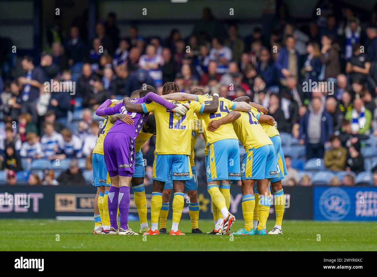 London, UK. 06th Apr, 2024. Sheffield Wednesday team huddle during the ...