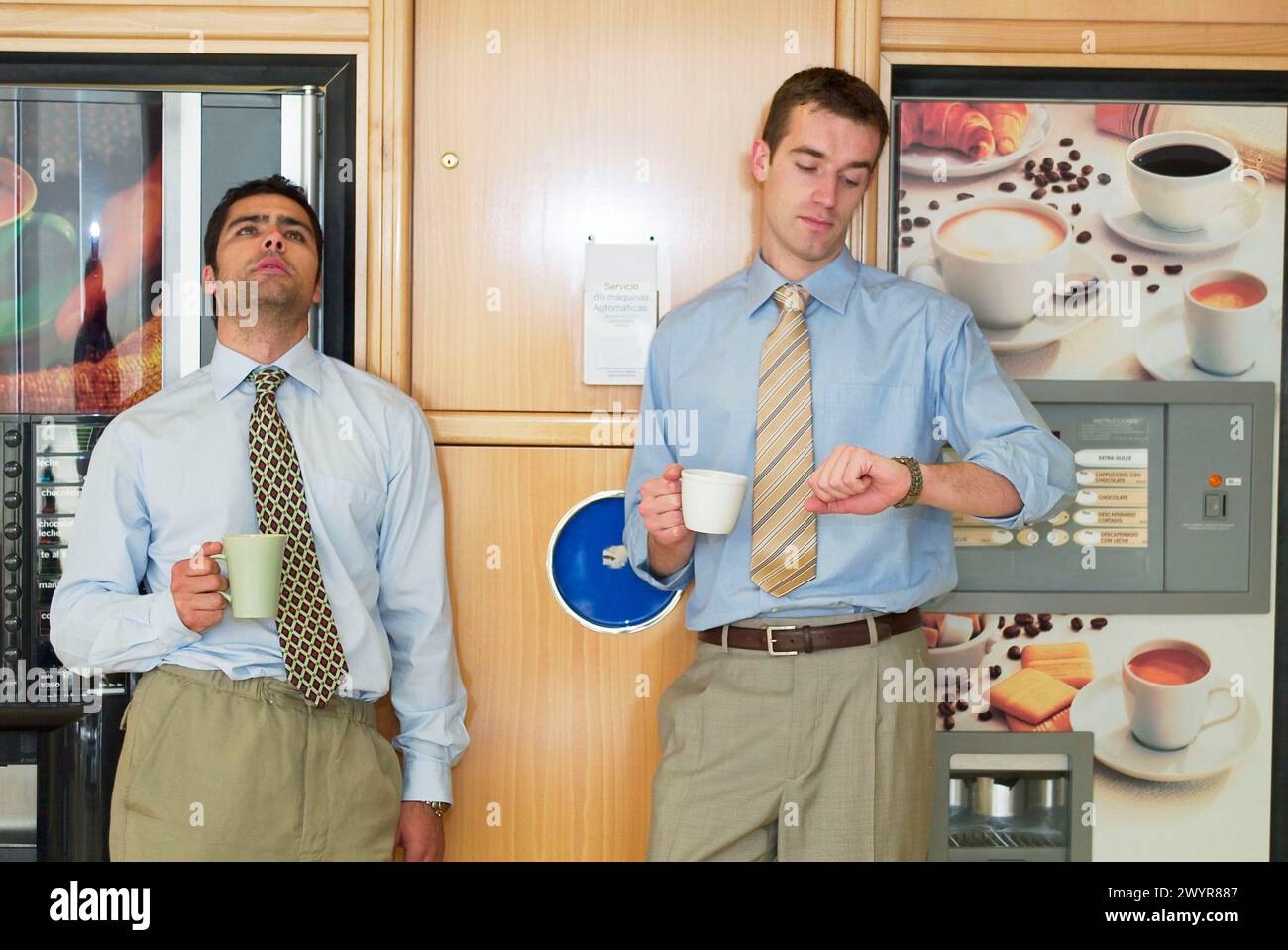 Vending machine break up hi-res stock photography and images - Alamy