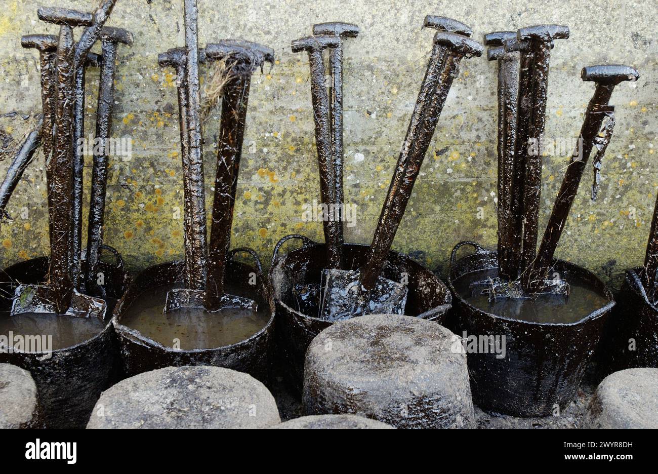 Equipment to gather the fuel spill (´chapapote´) of Prestige tanker ...