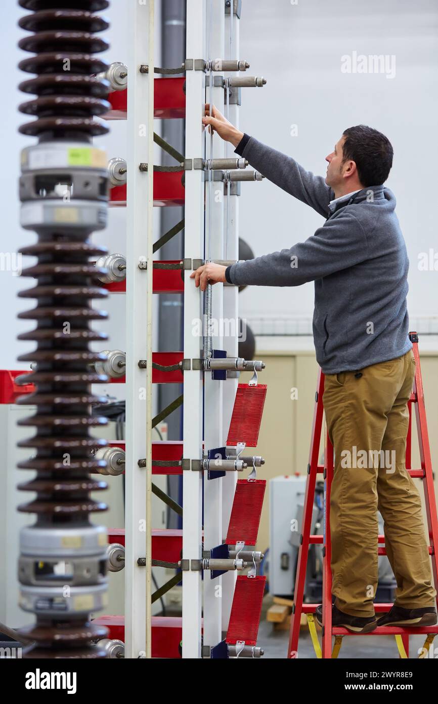 HIGH VOLTAGE LABORATORY. Test bench to conduct dielectric tests for ...