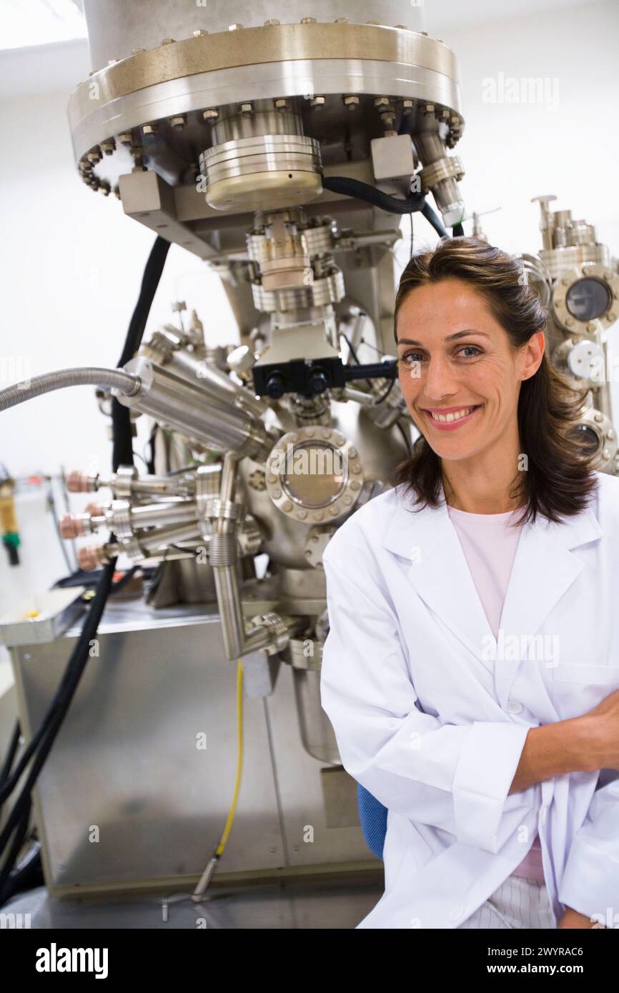 Auger electron spectroscopy hi-res stock photography and images - Alamy