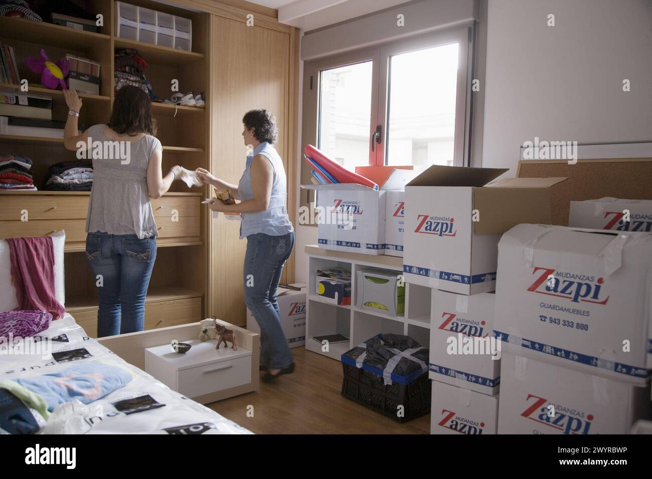 Teenager moving back home hi-res stock photography and images - Alamy