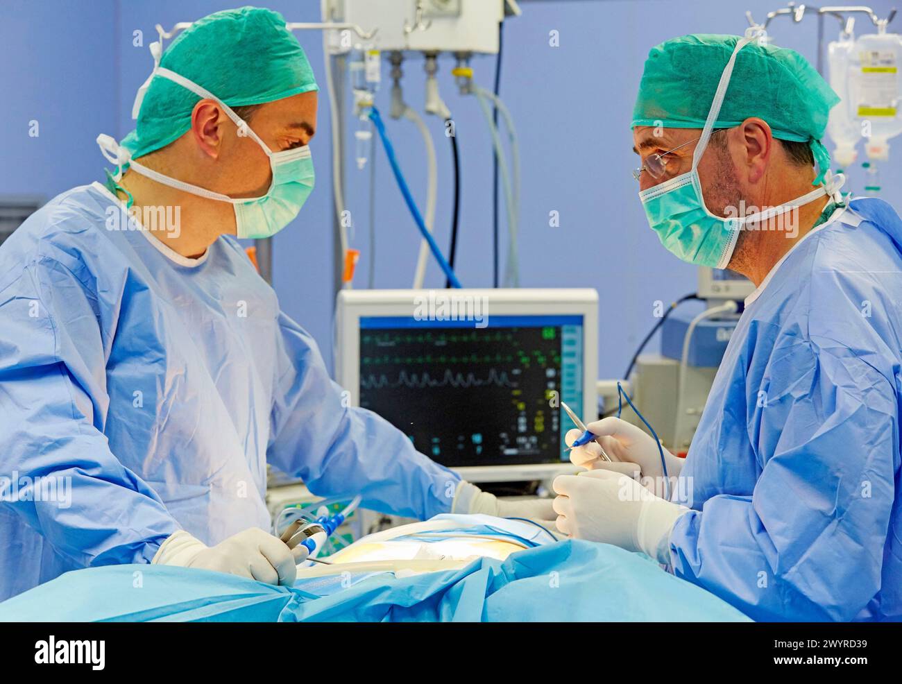 Operating room, Prostate cancer robotic surgery, Da Vinci surgical ...