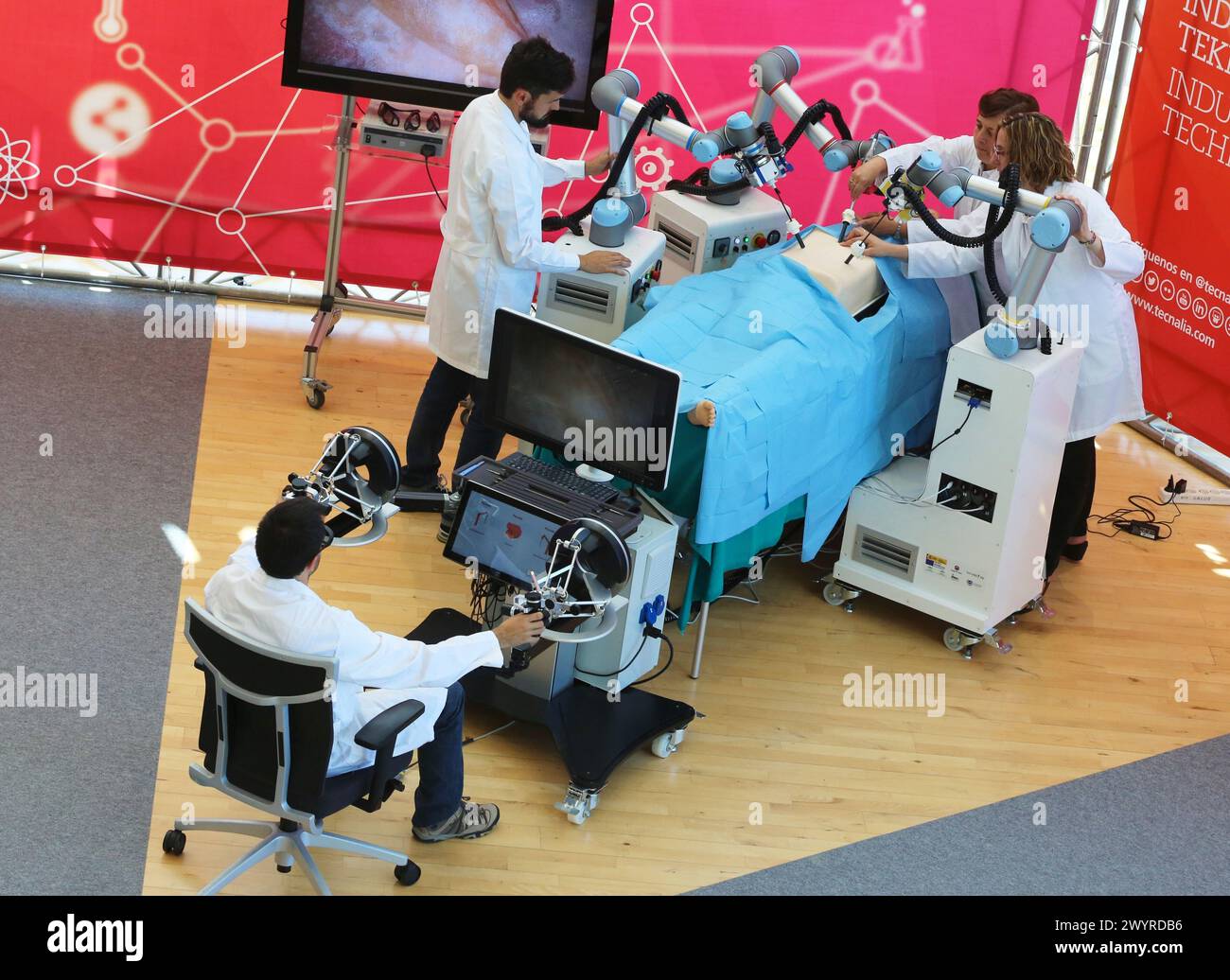 Development of a surgical robot with 3D vision and tactile sensations ...