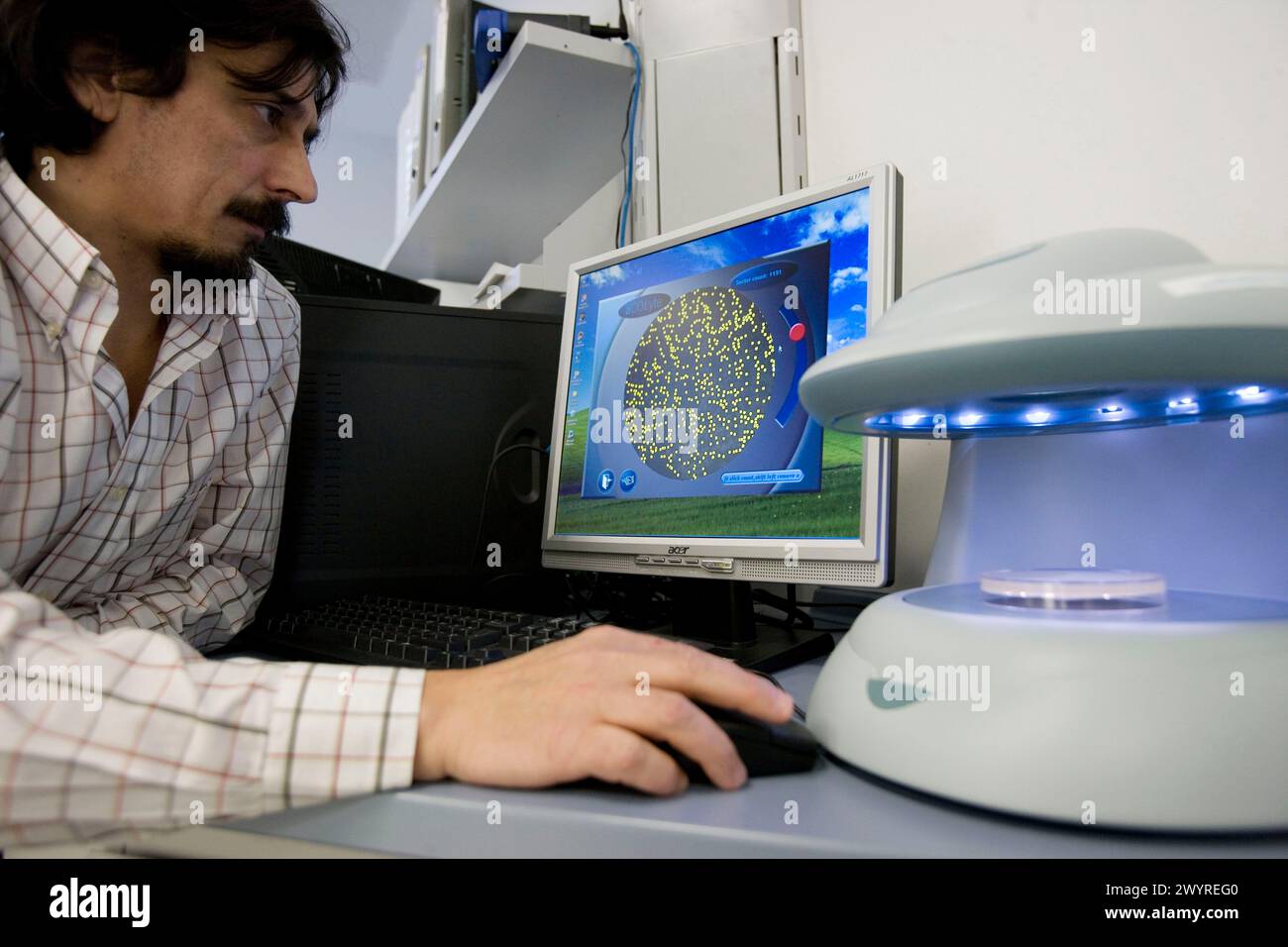 Colony Counter. Biopharmaceutical lab, development of new therapeutic ...