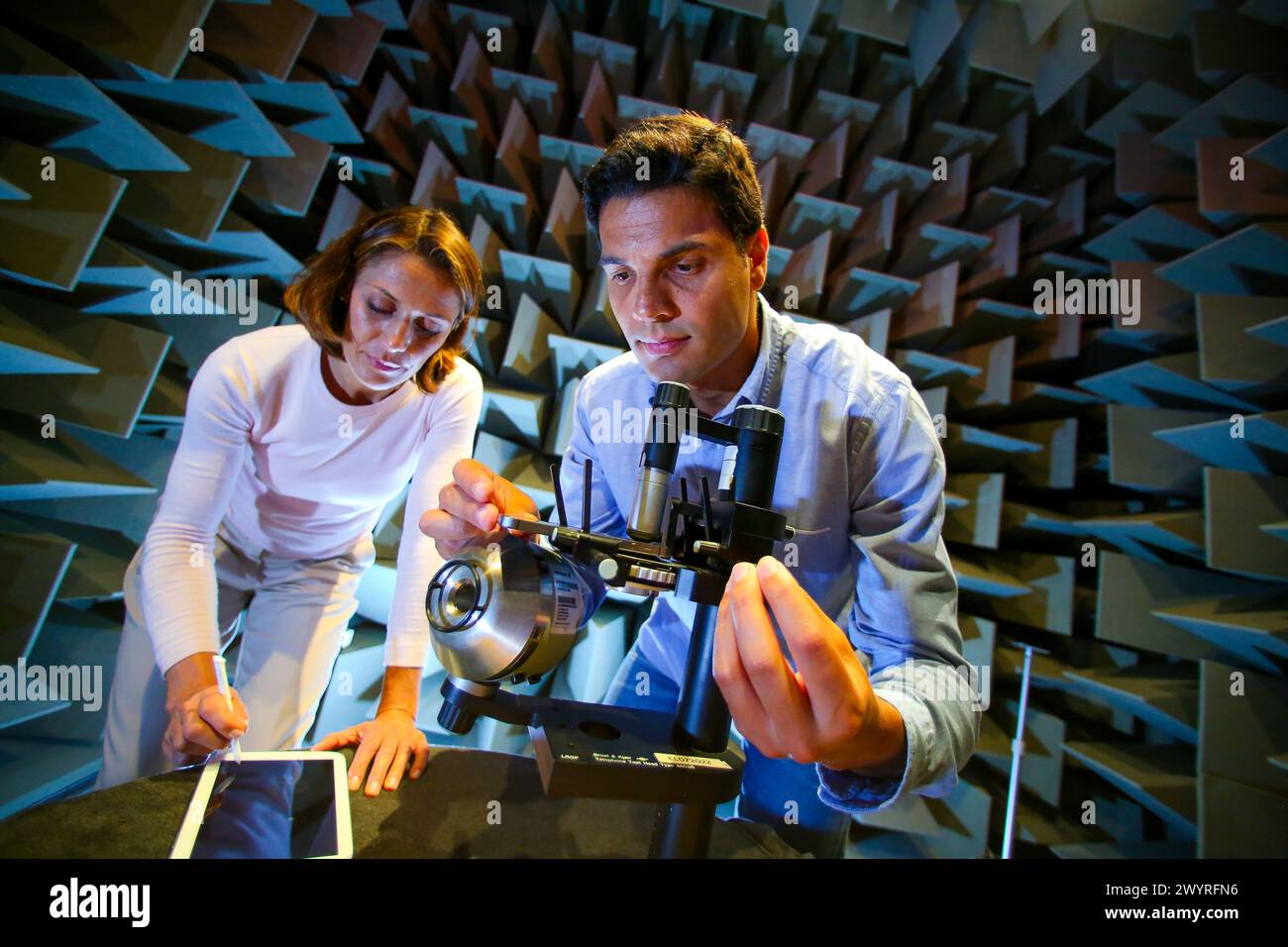 Emc chamber hi-res stock photography and images - Alamy