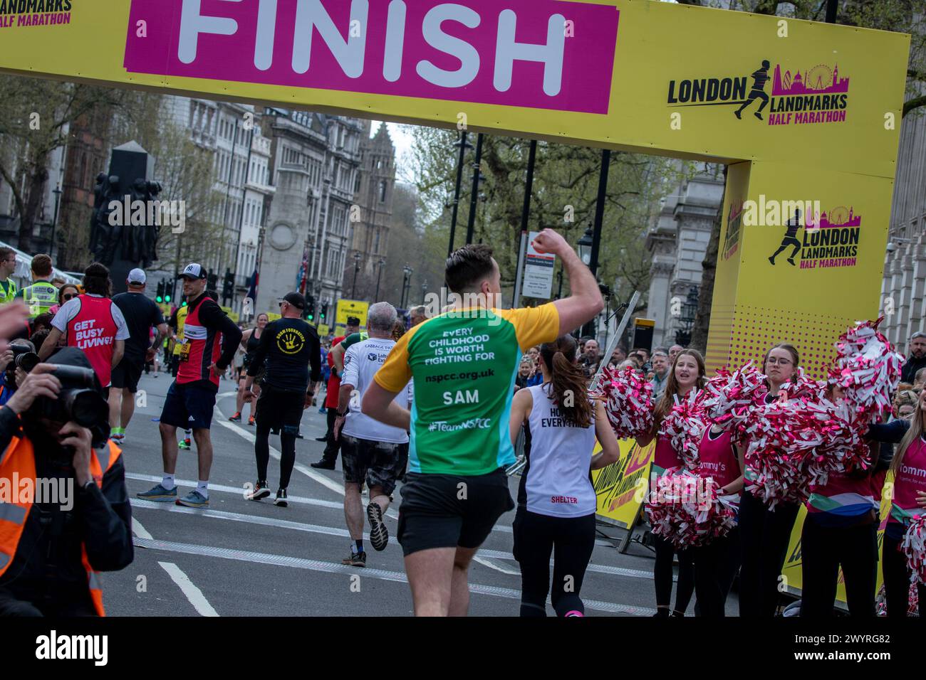 London landmarks half marathon 2024 hi-res stock photography and images ...
