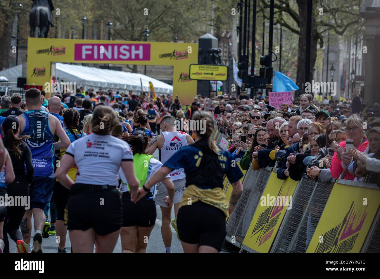 London landmarks half marathon 2024 hi-res stock photography and images ...
