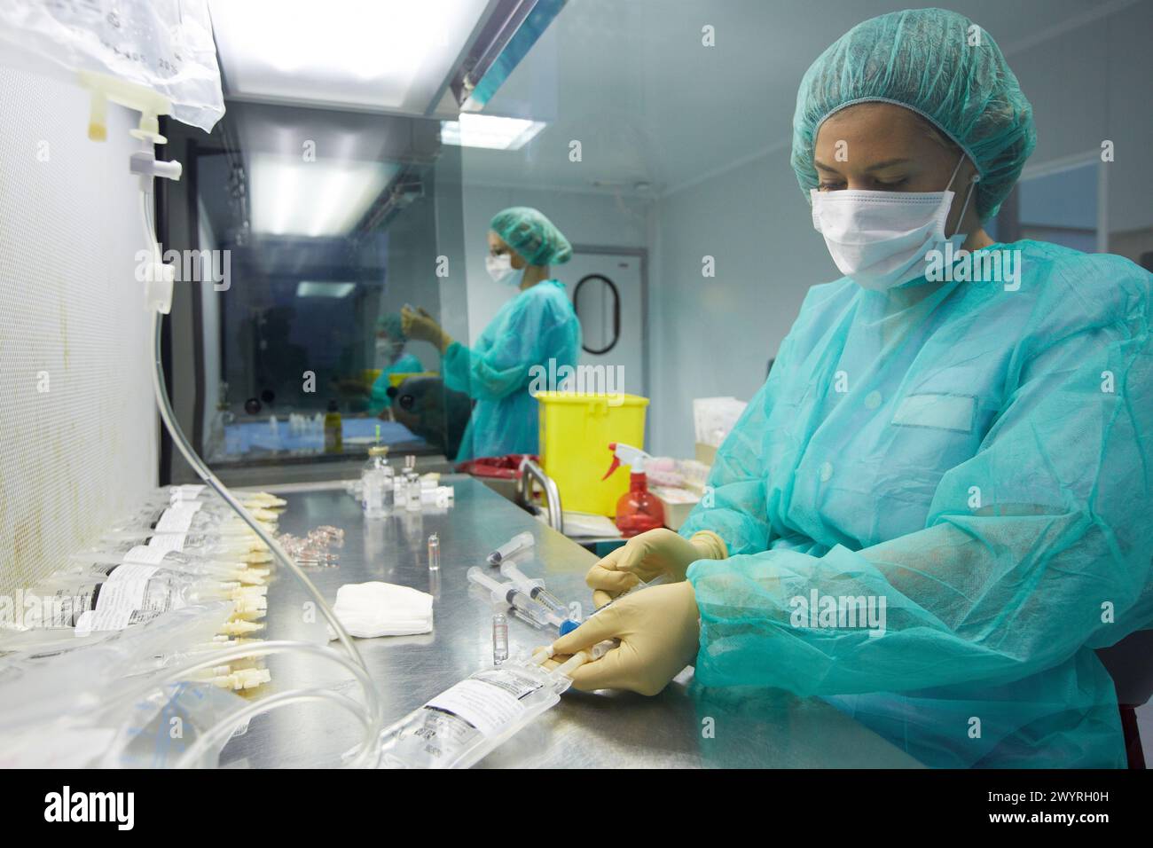 Preparation of drugs in laminar flow hood, epidural anesthesia, Clean ...