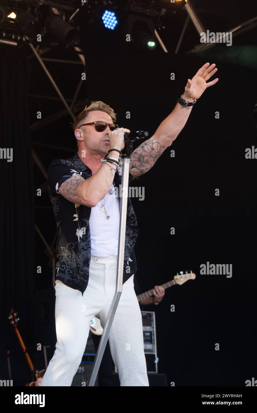 Boyzone singer ronan keating hi-res stock photography and images - Alamy