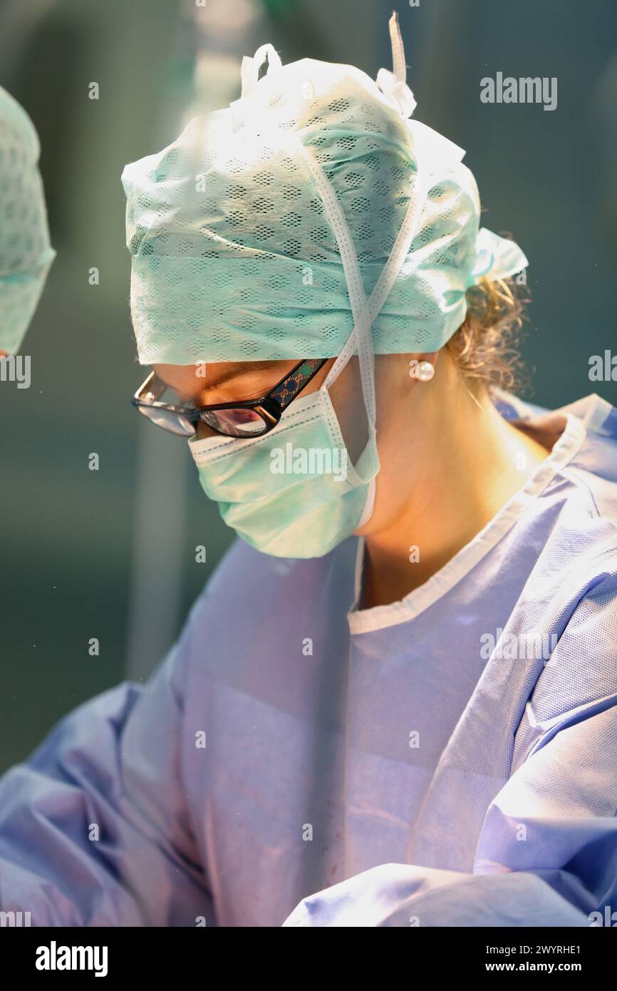 Hip replacement surgery, Orthopedics and Trauma surgery, Surgeon ...