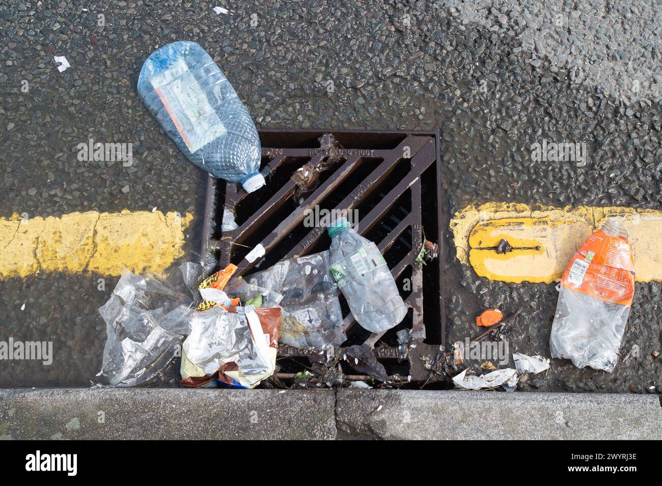 Chesham, Buckinghamshire, UK. 5th April, 2024. Plastic bottles litter ...