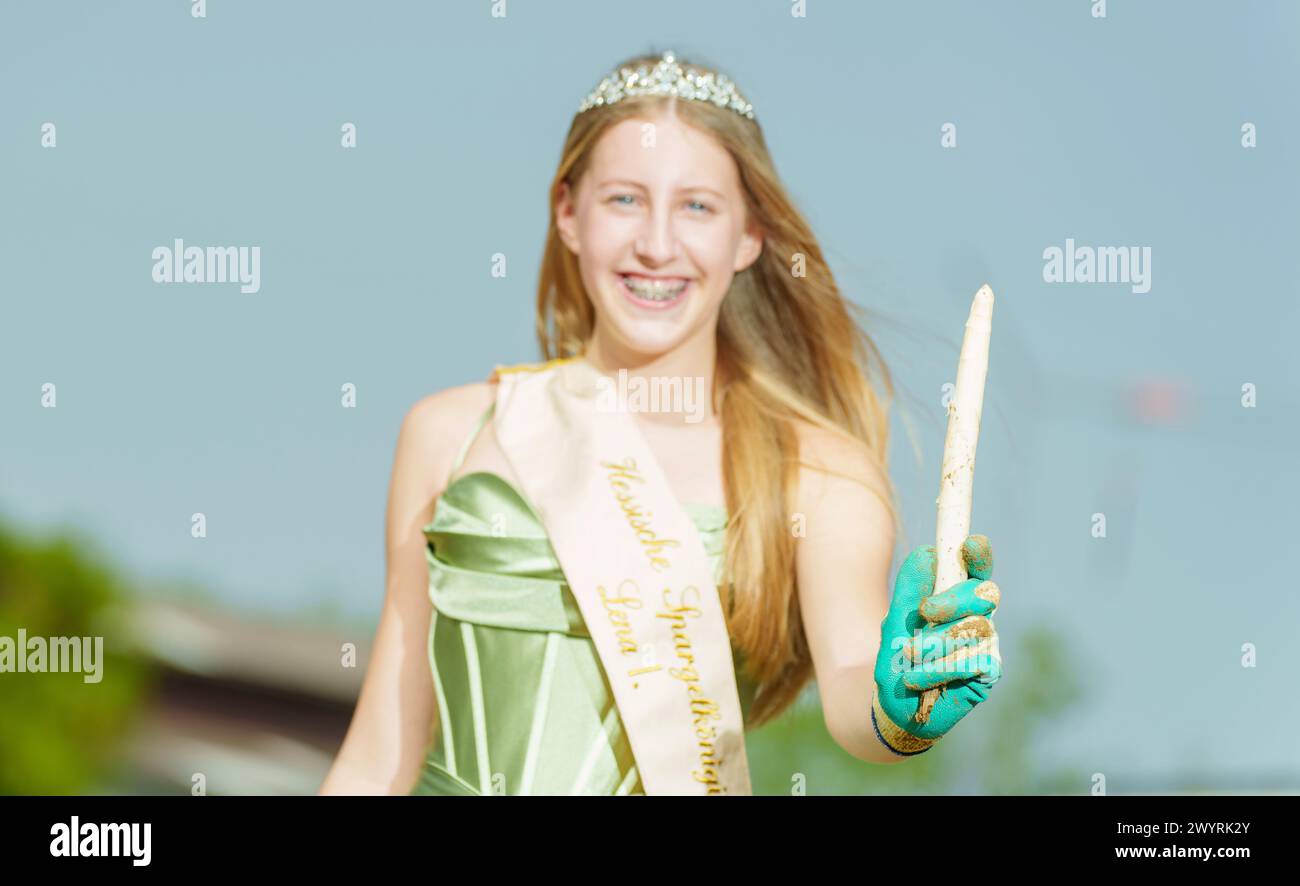 Zwingenberg, Germany. 08th Apr, 2024. Asparagus Queen Lena I, real name ...