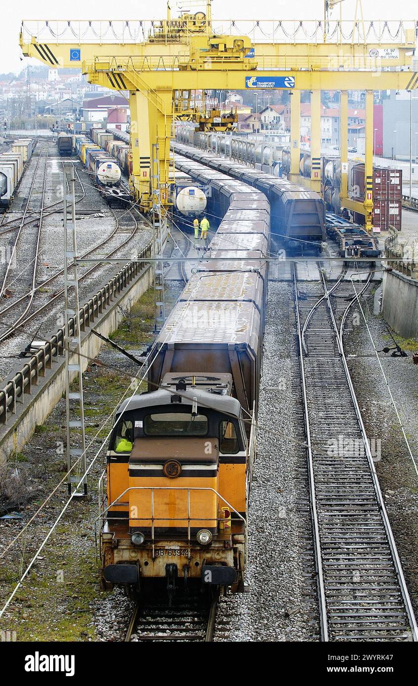 Freight trains. Irun. Guipúzcoa (Spanish-French border Stock Photo - Alamy