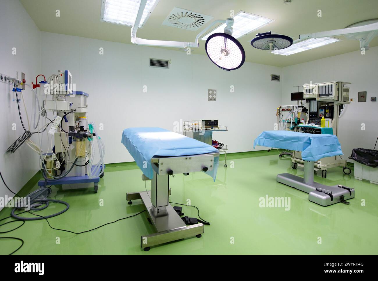 Operating facilities hi-res stock photography and images - Alamy