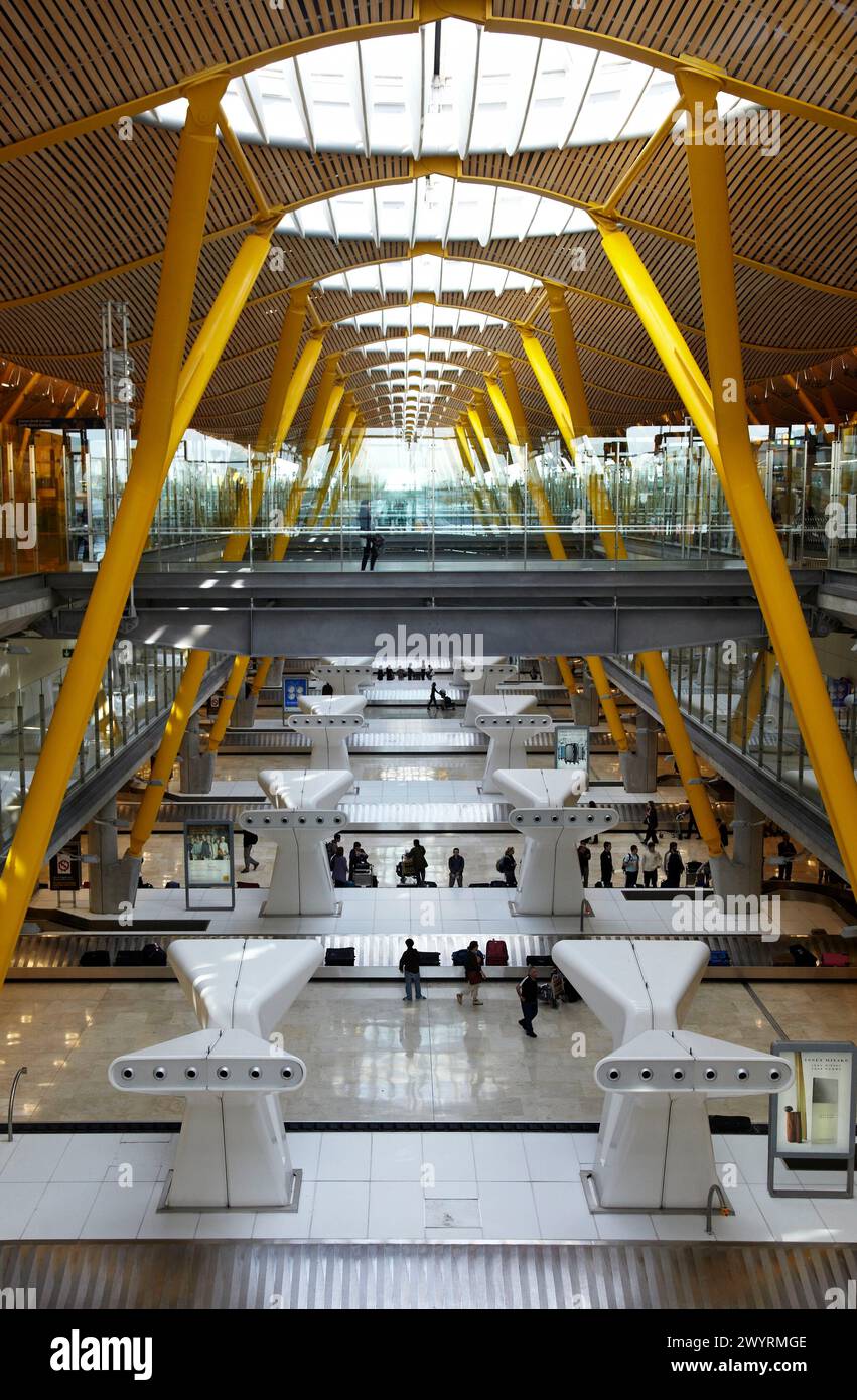 Terminal 4 aeropuerto madrid barajas hi-res stock photography and ...