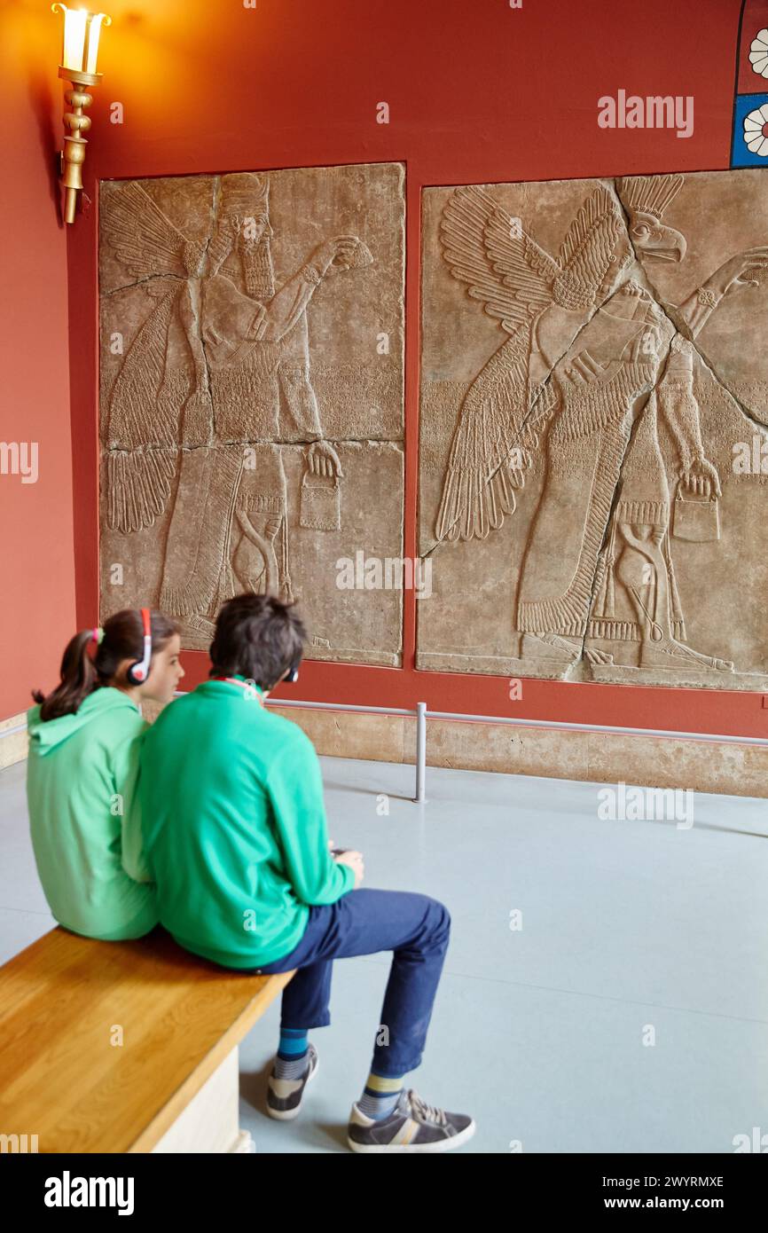 Palace Relief, Reconstruction of Assyrian Palace, Pergamon Museum ...
