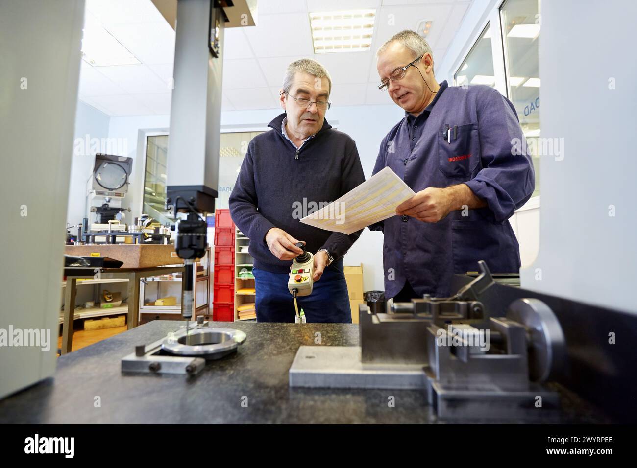 Dimensional control measures. Quality control. Machined Indecober ...