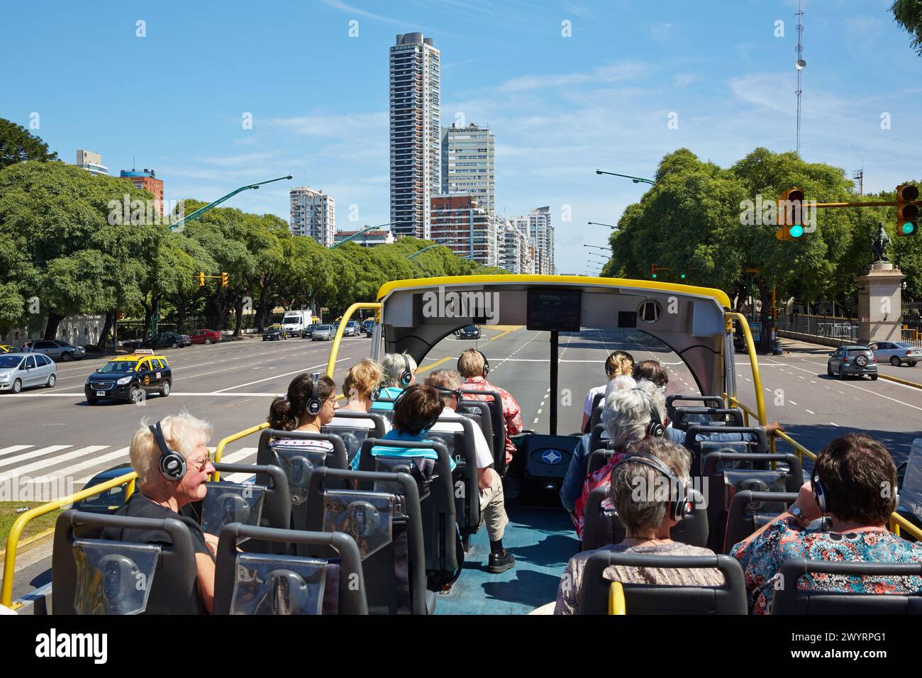 Tour turistico bus turistico hi-res stock photography and images - Alamy