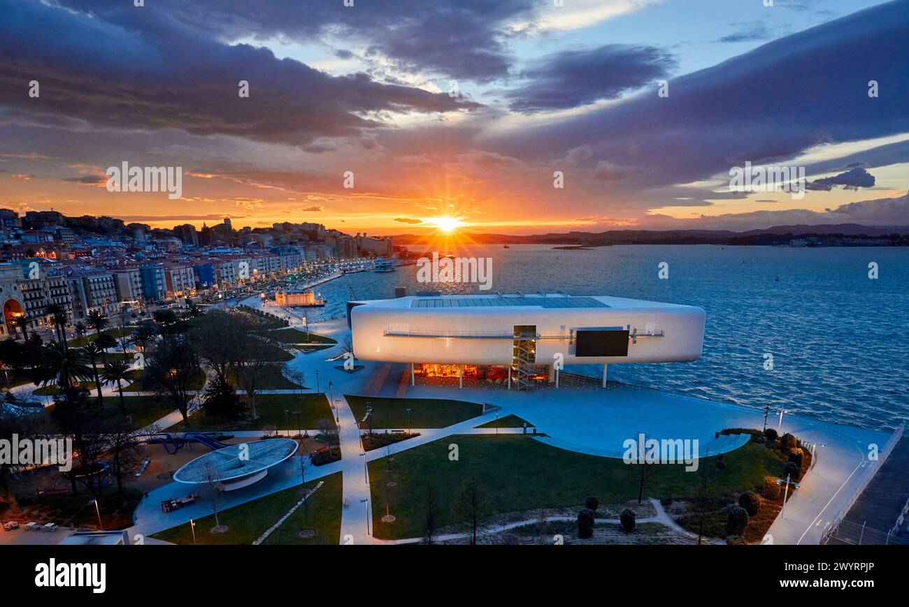 Botin Center Museum Art and Culture, Architect Renzo Piano, Jardines de ...