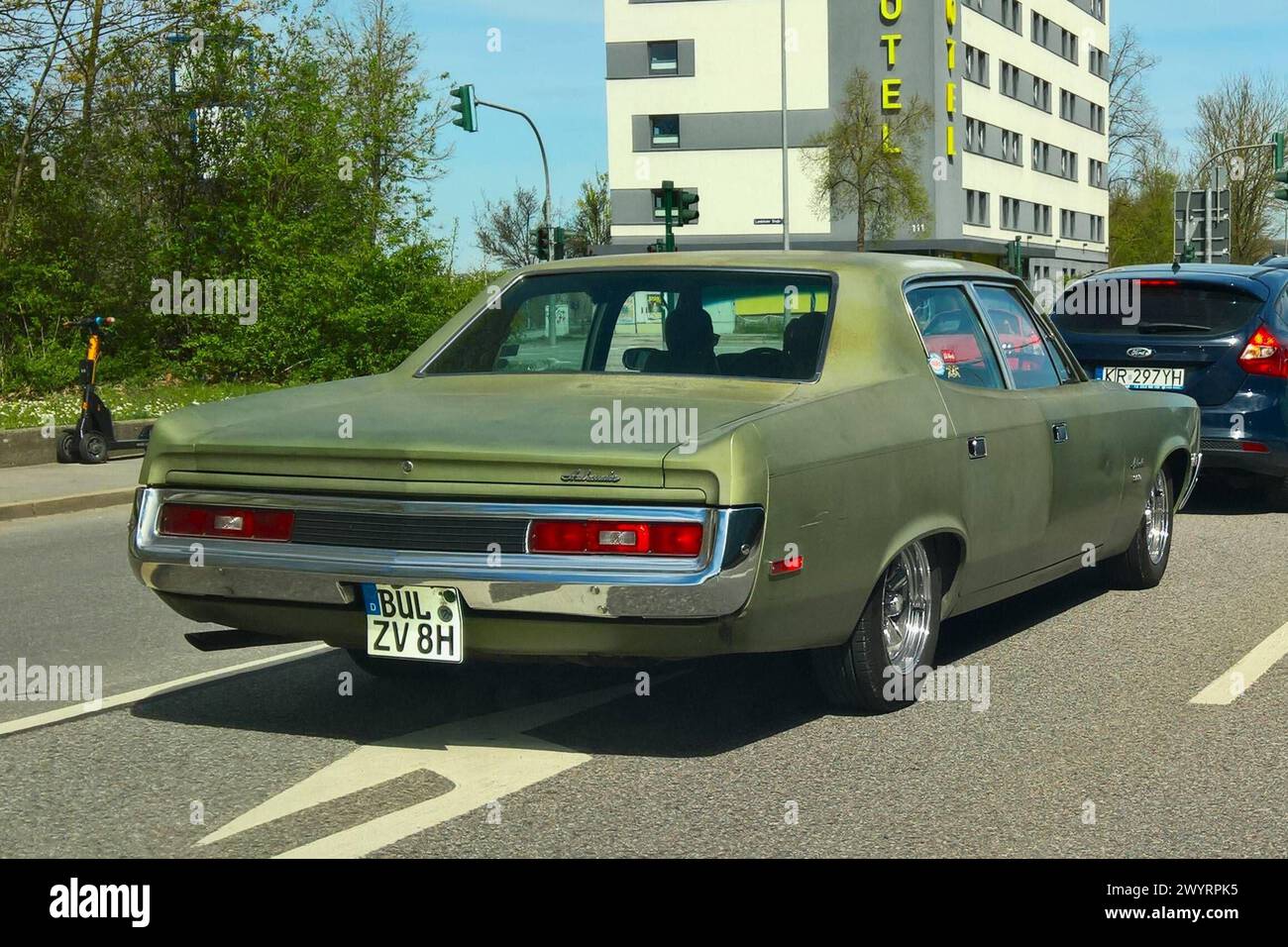 US Oldtimer mit V8 Motor *** US classic car with V8 engine Stock Photo ...