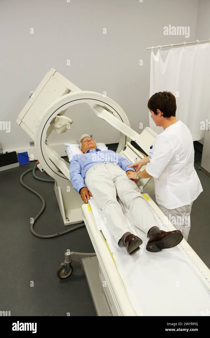 renal scintigraphy, Scintigraphy is a form of diagnostic test used in ...