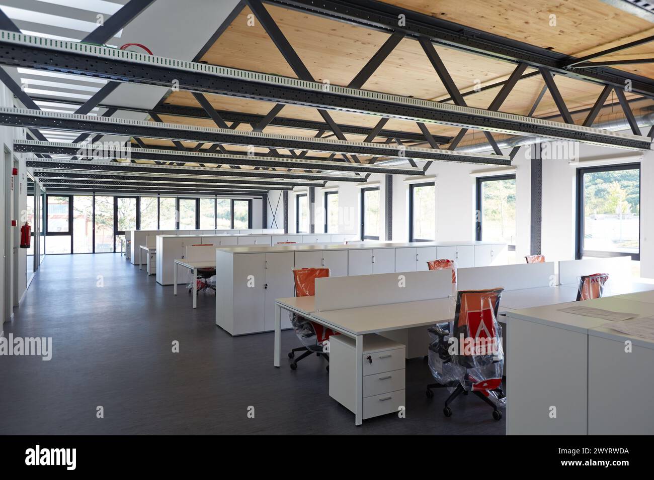 Tables grids hi-res stock photography and images - Alamy