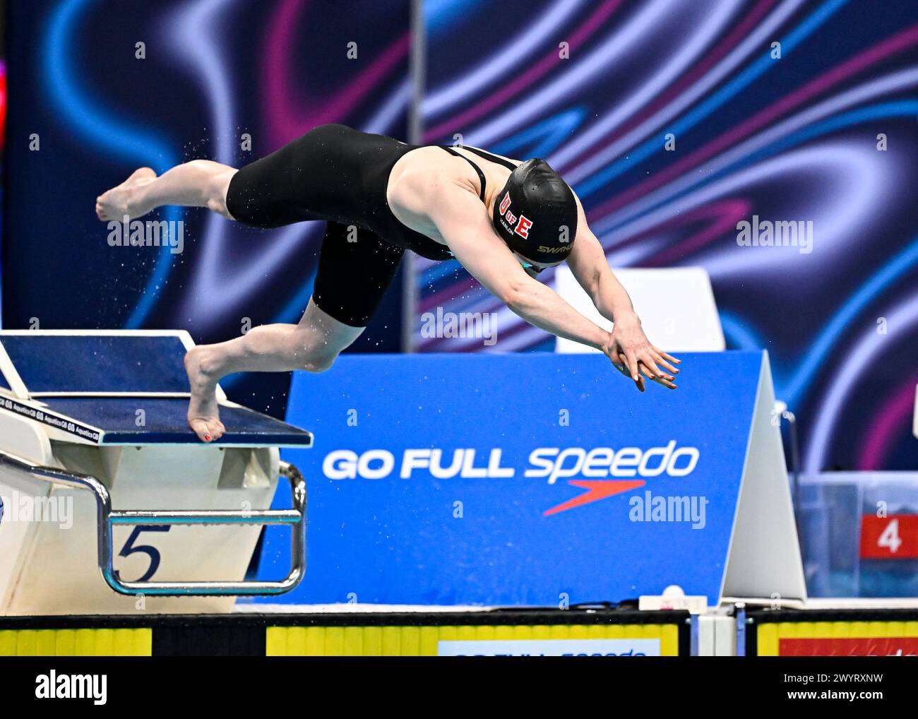 Paris 2024 aquatics centre hi-res stock photography and images - Alamy