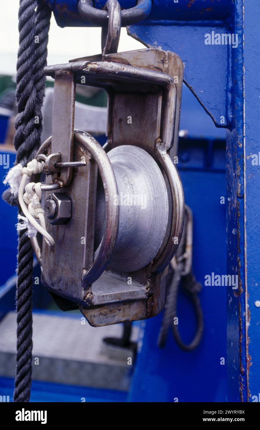 Commercial fishing pulleys hi-res stock photography and images - Alamy
