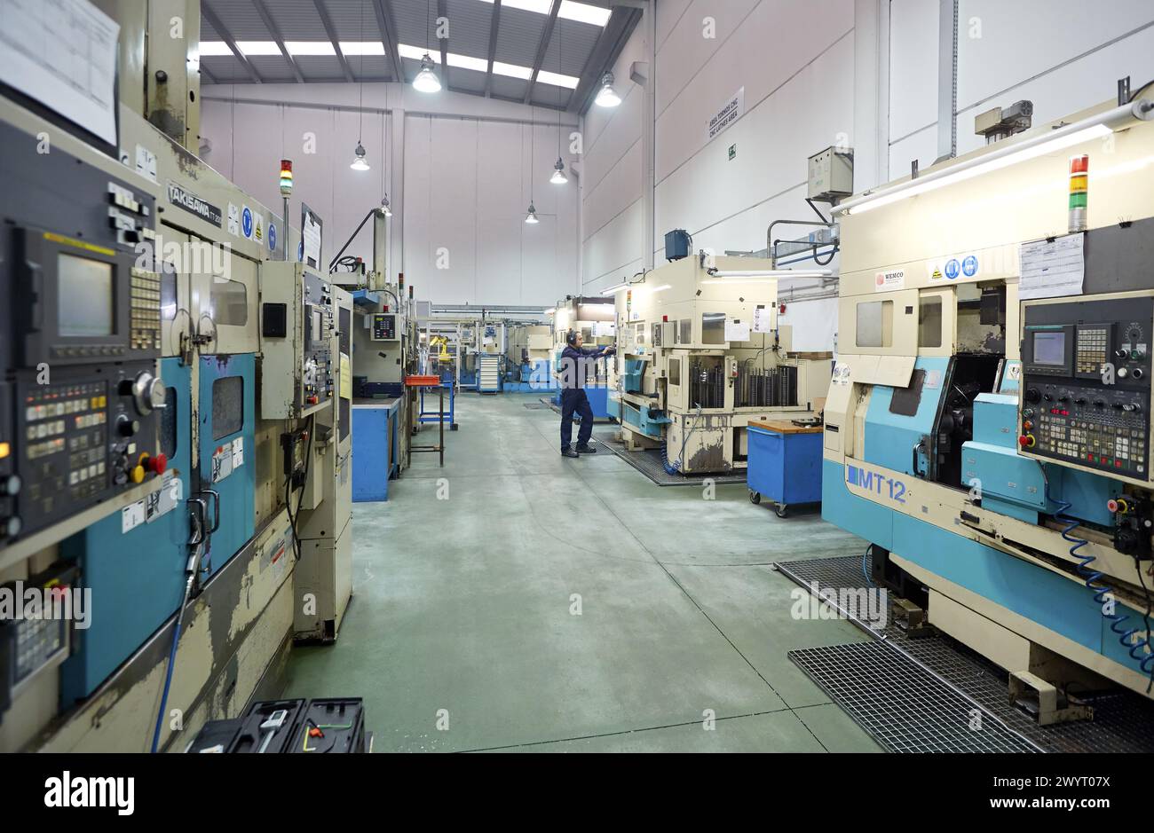 Technician CNC control. Area automated CNC lathes. Machined Indecober ...