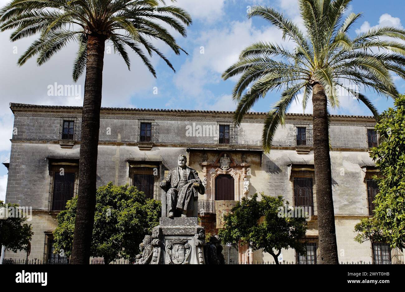 Domecq Palace (built 18th century) and monument to Pedro Domecq. Jerez ...