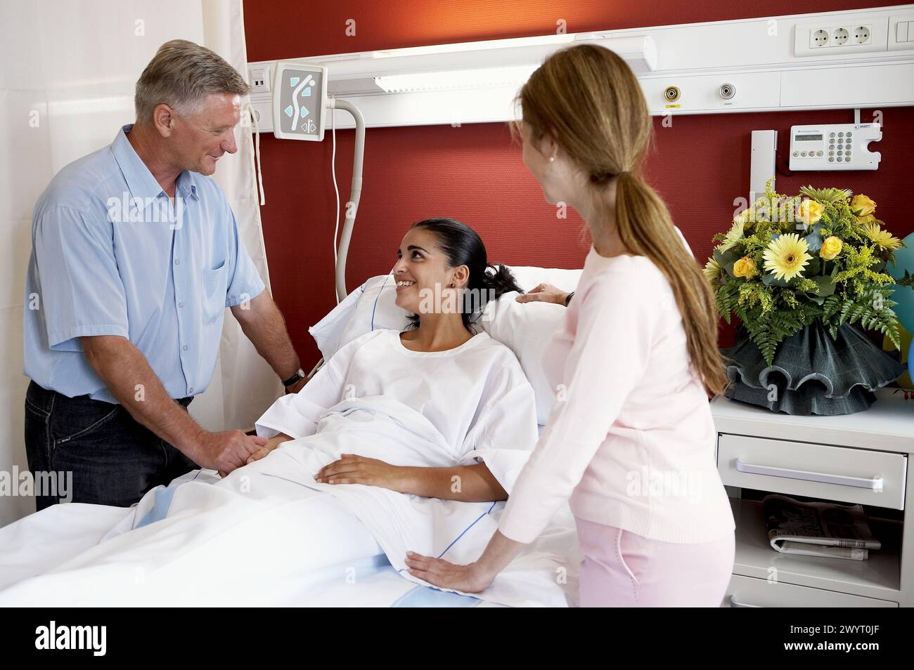 Patient and relatives in hospitalization Stock Photo - Alamy