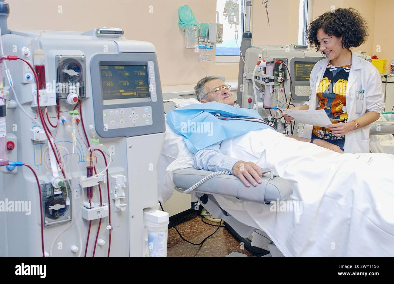 Hemodialysis at hospital Stock Photo - Alamy