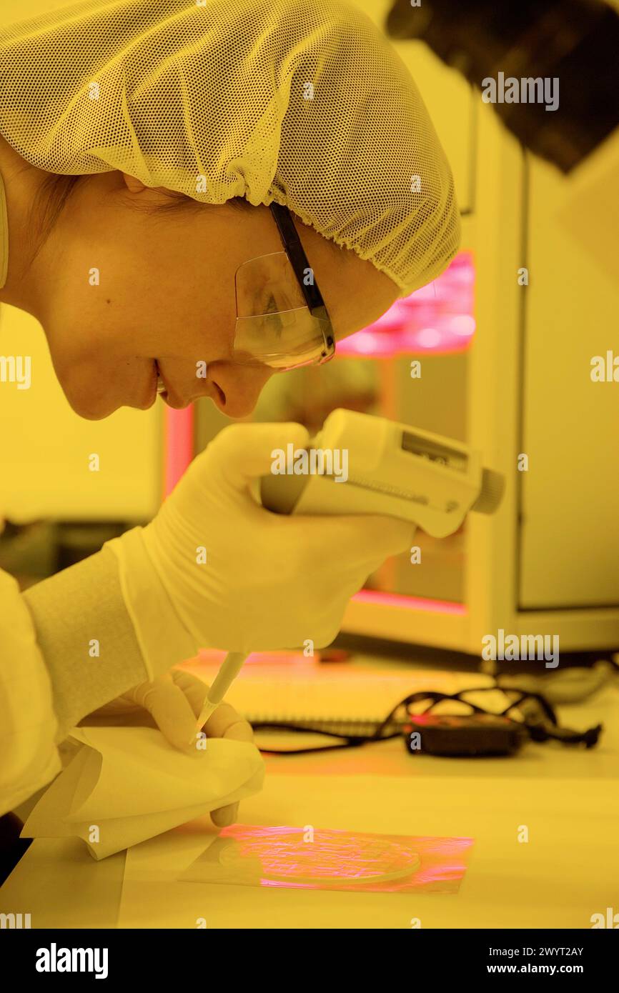 Photolithography room hi-res stock photography and images - Alamy