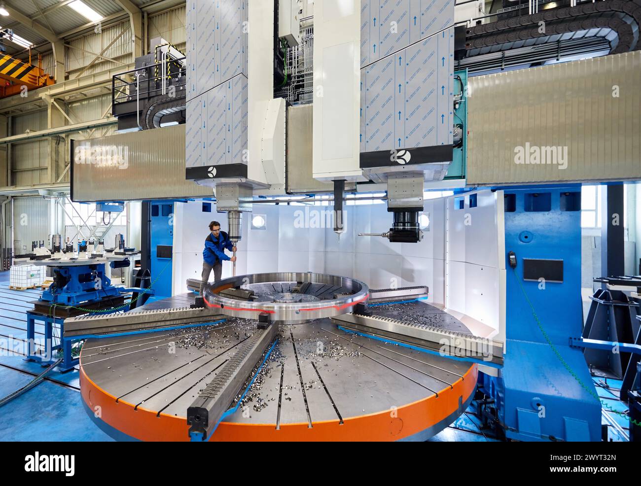 Machining Centre, CNC, Vertical turning and Milling lathe. Design ...