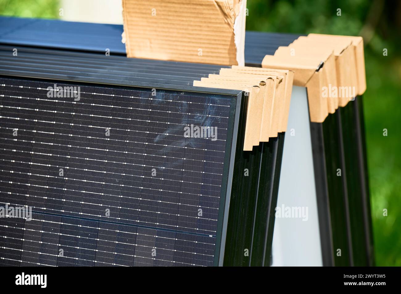 Cardboard panels hi-res stock photography and images - Alamy